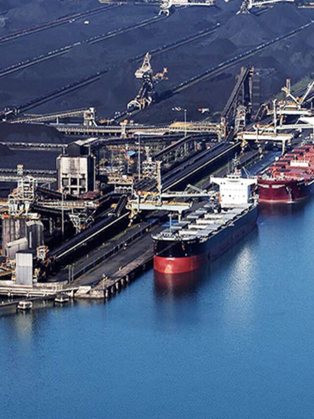 Container Shipping Rates Extend Gains as Year-End Demand Surges